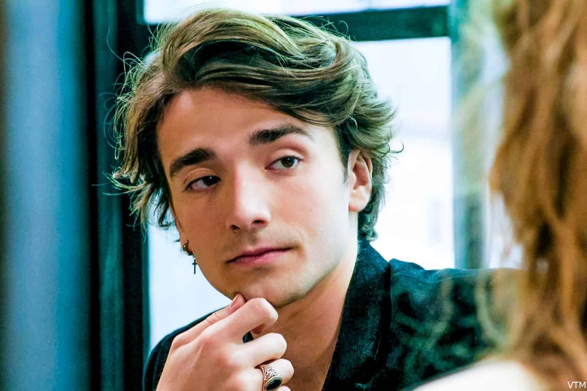 Aaron Blommaert maakt volgers compleet gek met naaktfoto op toilet ...