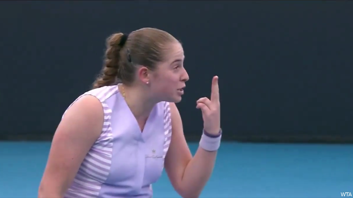 (VIDEO) Jelena Ostapenko fica furiosa com o árbitro num drama de duplo ressalto na derrota de ...