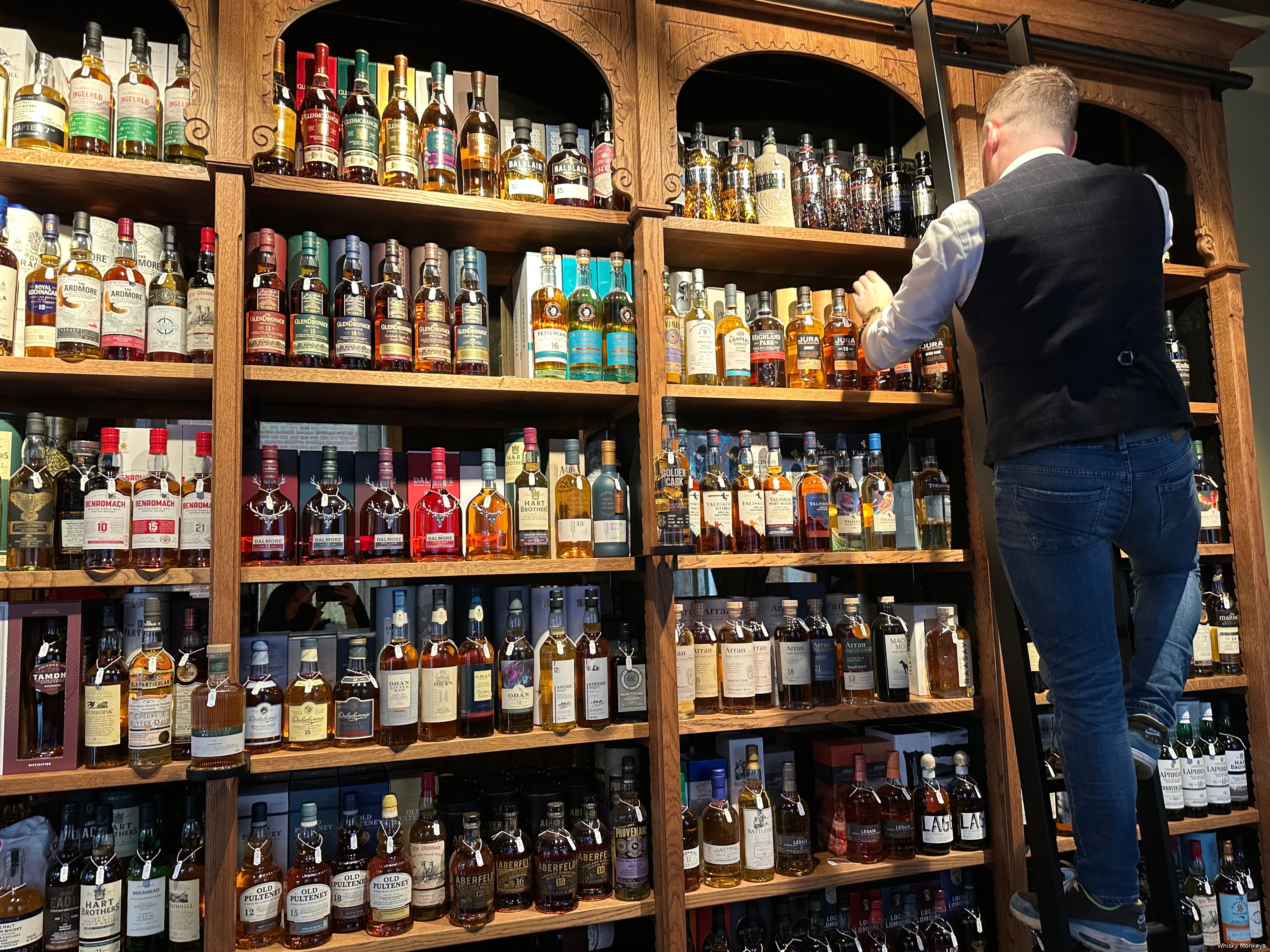 Sjoerd Tjio van Monk Whisky wil eerst proeven: ‘Ik ga niet zomaar iets ...