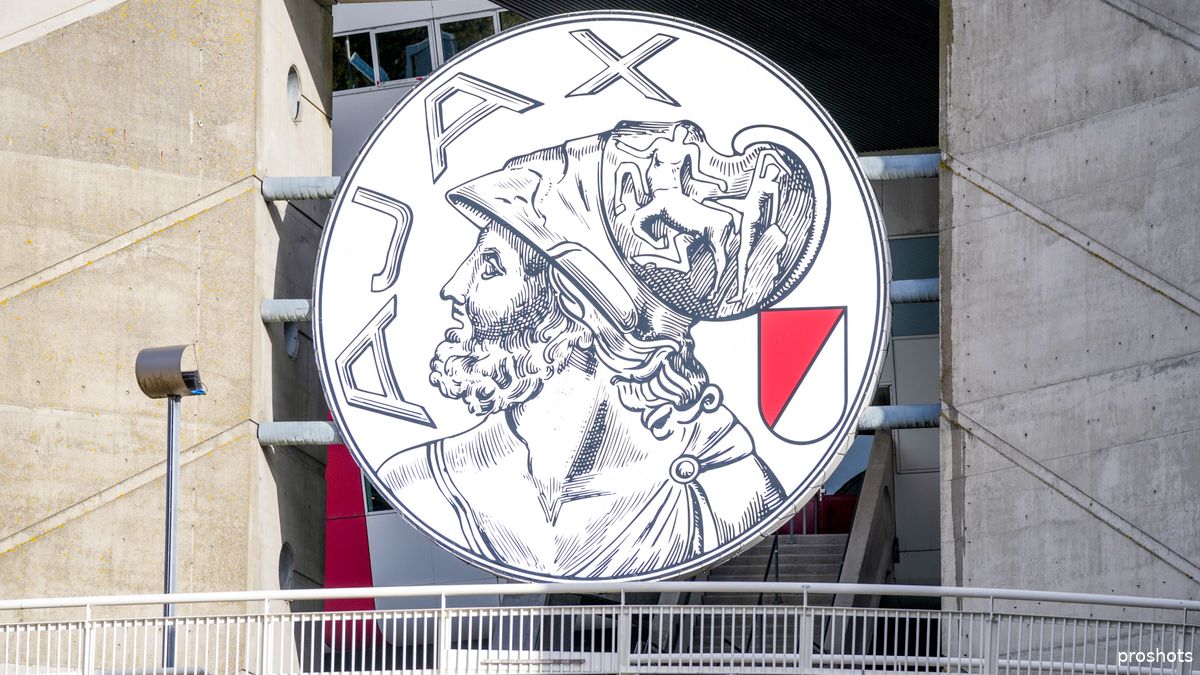 Ajax grijpt naast diensten Schaken (15); talent gaat tekenen bij Feyenoord