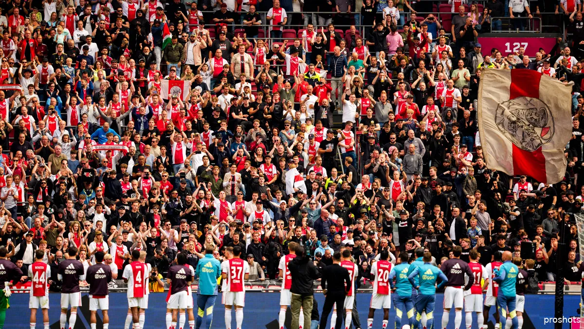 Ajax hoeft niet eerst te verkopen: 'Het liefst houden we selectie zo ...