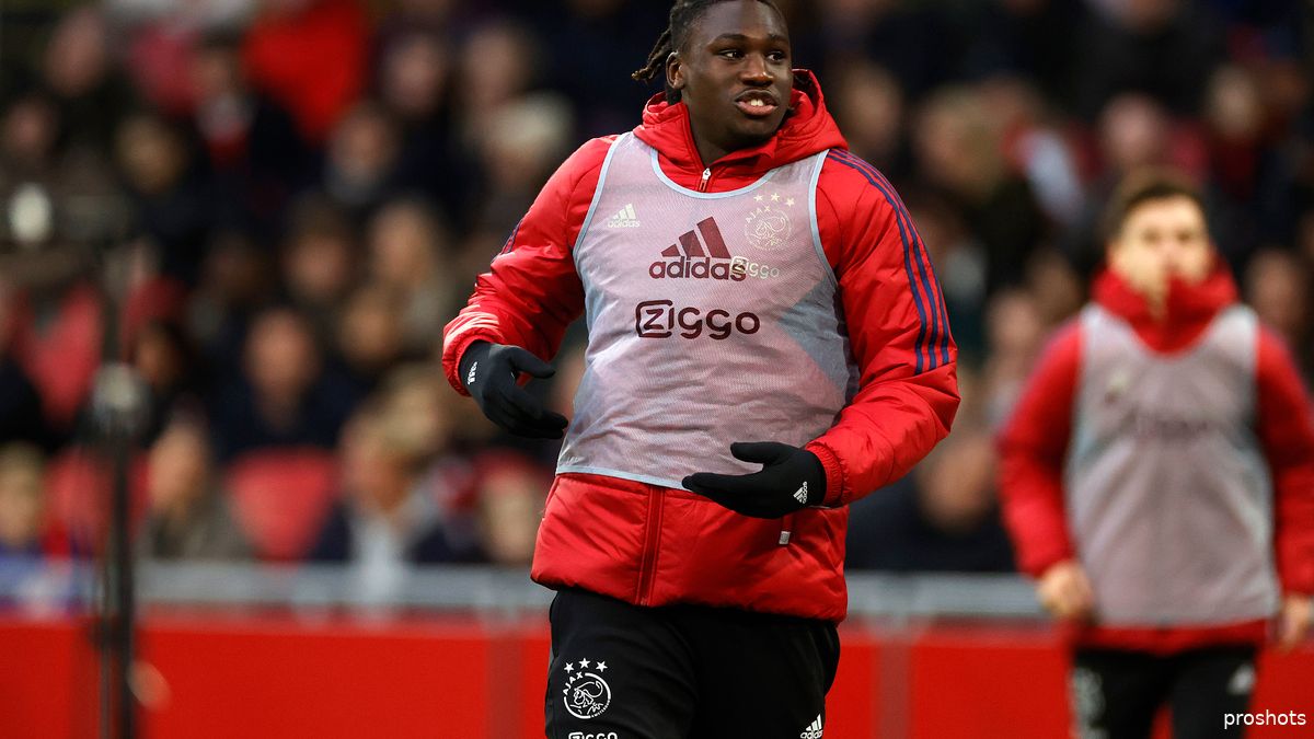 'Bassey is naar de uitgang gelokt door Fulham en geduwd door Ajax'