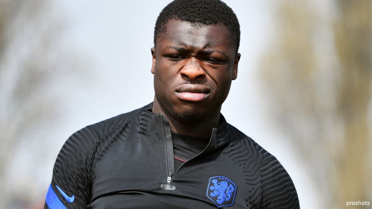 Brobbey maakt goede indruk: 'Een jonge speler met veel kracht'