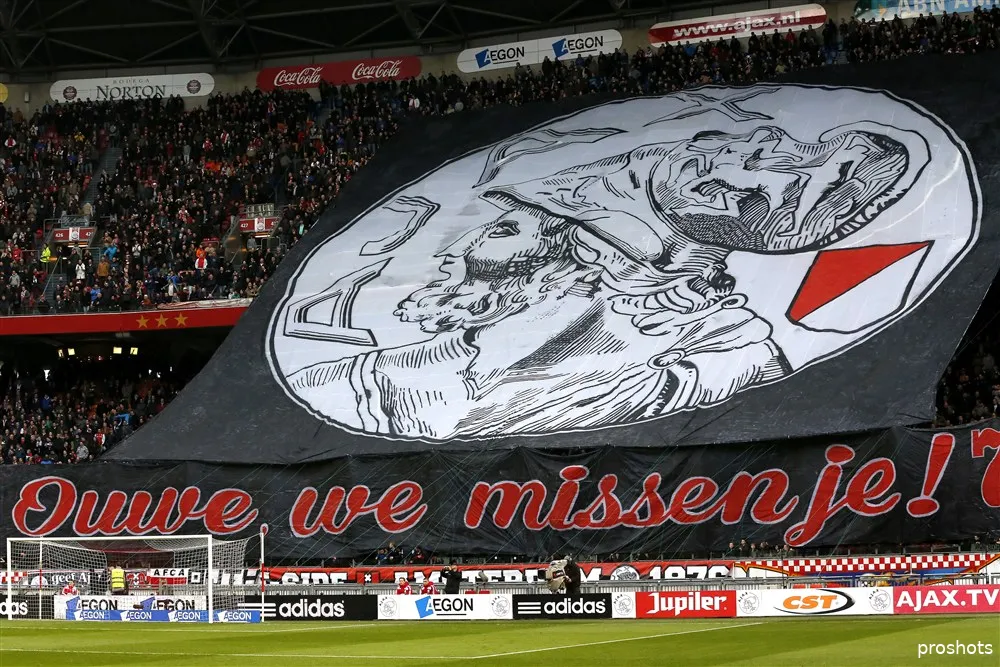 Ajax neemt oude klassieke Ajax-logo in seizoen 2025/26' na 34 jaar weer ...