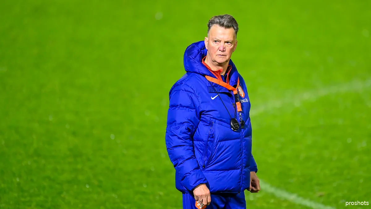 Van Gaal merkt gezonde spanning bij zijn ploeg: 'Het gaat nu om het echie'