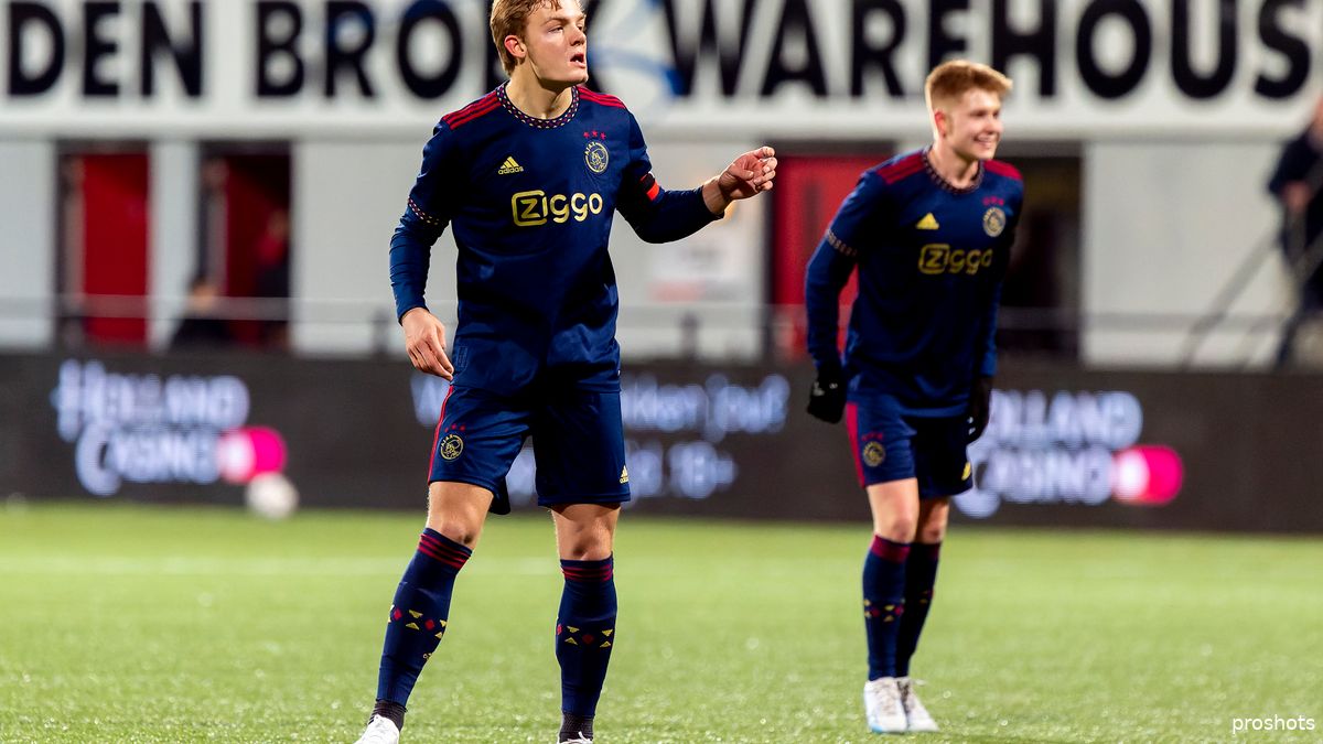 Ajax verhuurt Rasmussen voor een jaar aan FC Nordsjaelland; optie tot ...
