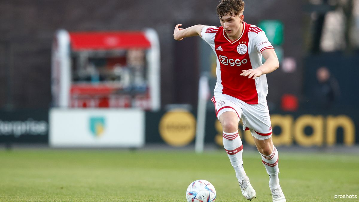 Jong Ajax wint met Godts, Vos en Salah-Eddine nipt van Beerschot