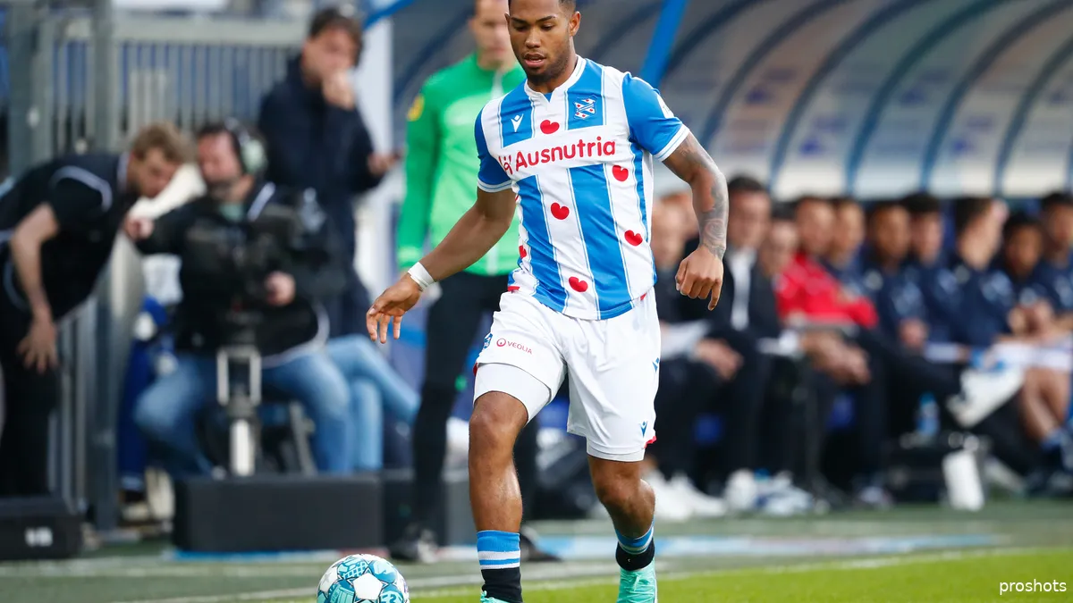 Van Ewijk: 'Ze zeggen dat ik op Ajax of PSV wacht, maar dat is een leugen'