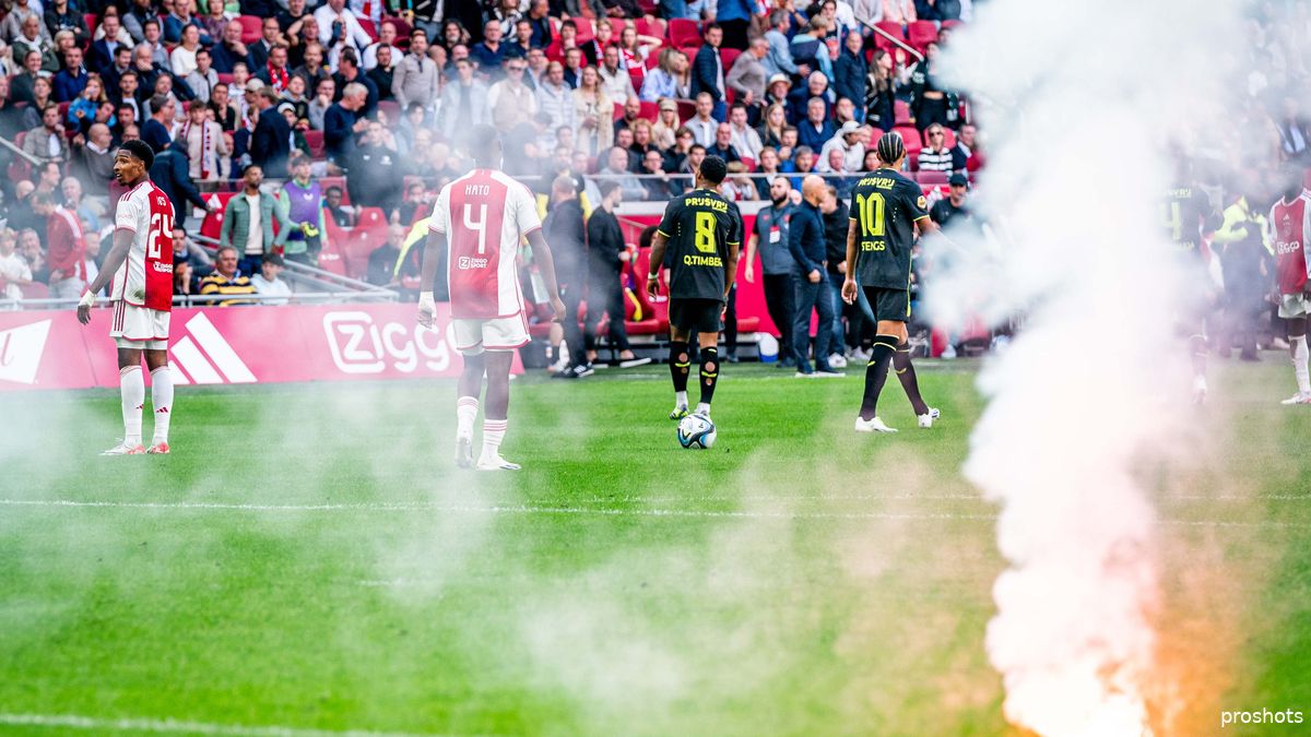 Ajax ontvangt boete voor wanordelijkheden tegen Feyenoord; F-Side ...