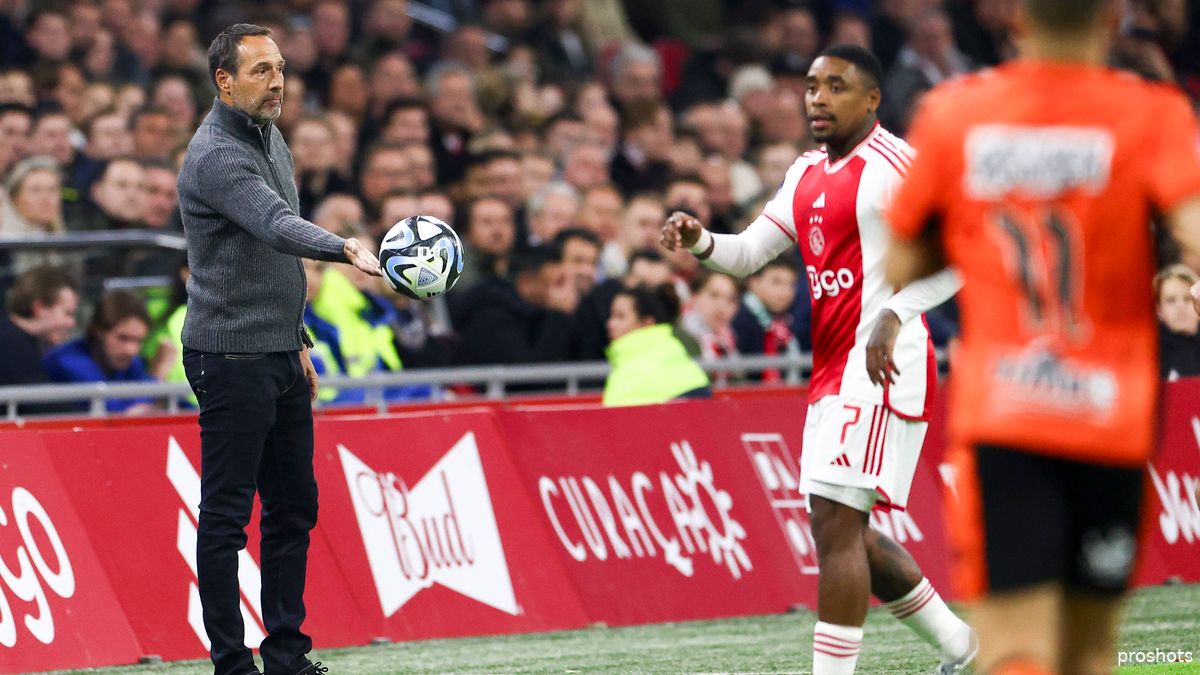 Van 't Schip vereerd: 'Zijn niet veel spelers die ook trainer worden ...