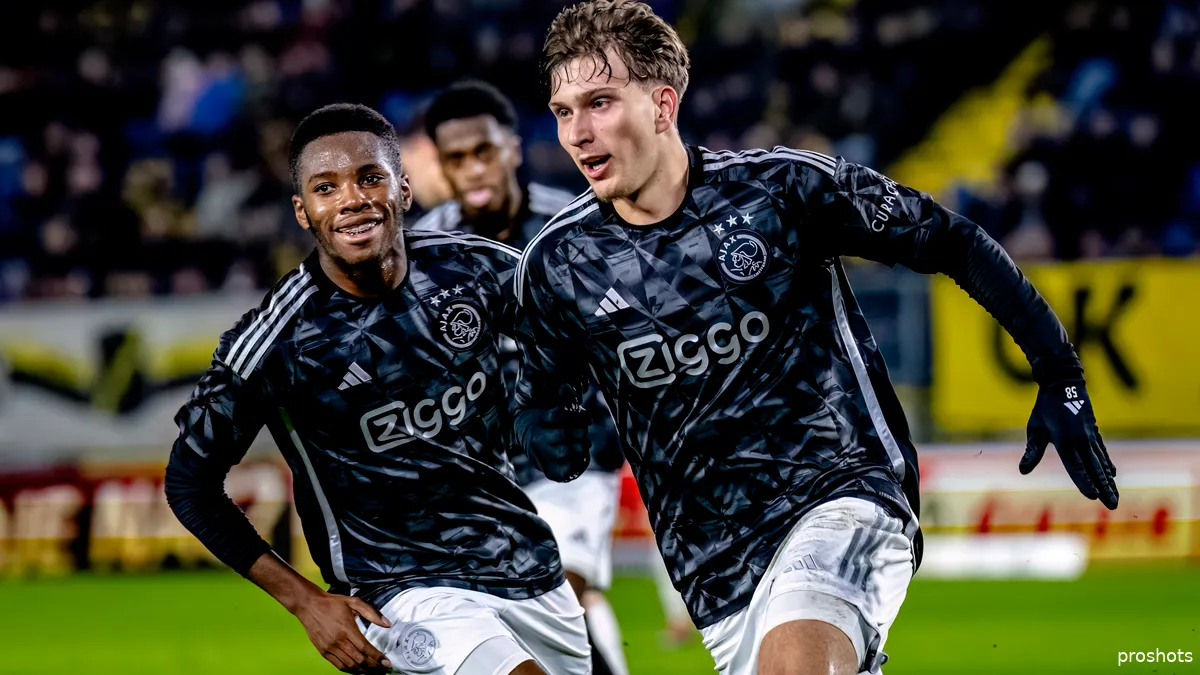 Godts keert tegen ADO Den Haag terug in wedstrijdselectie Jong Ajax