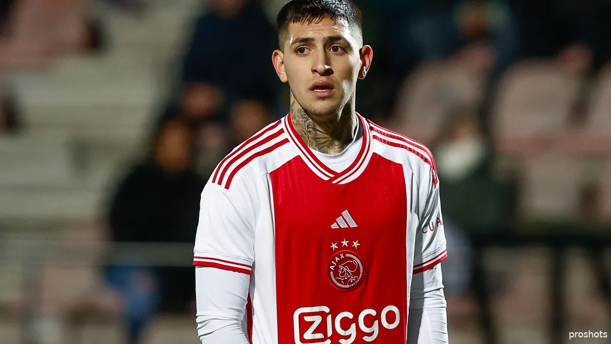 Ajax bevestigt zware blessure Ávila; Argentijn 9 tot 12 maanden aan de kant