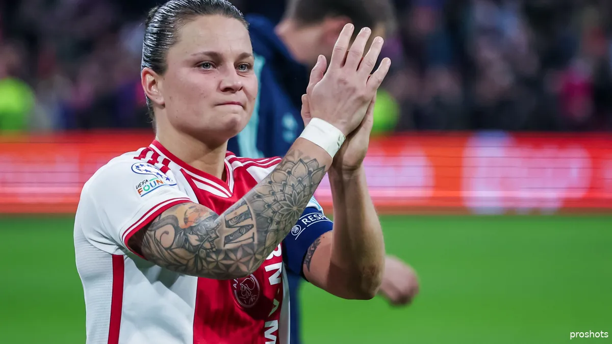 Spitse pleit voor contracten voor alle Eredivisie-speelsters: 'Je werkt ...