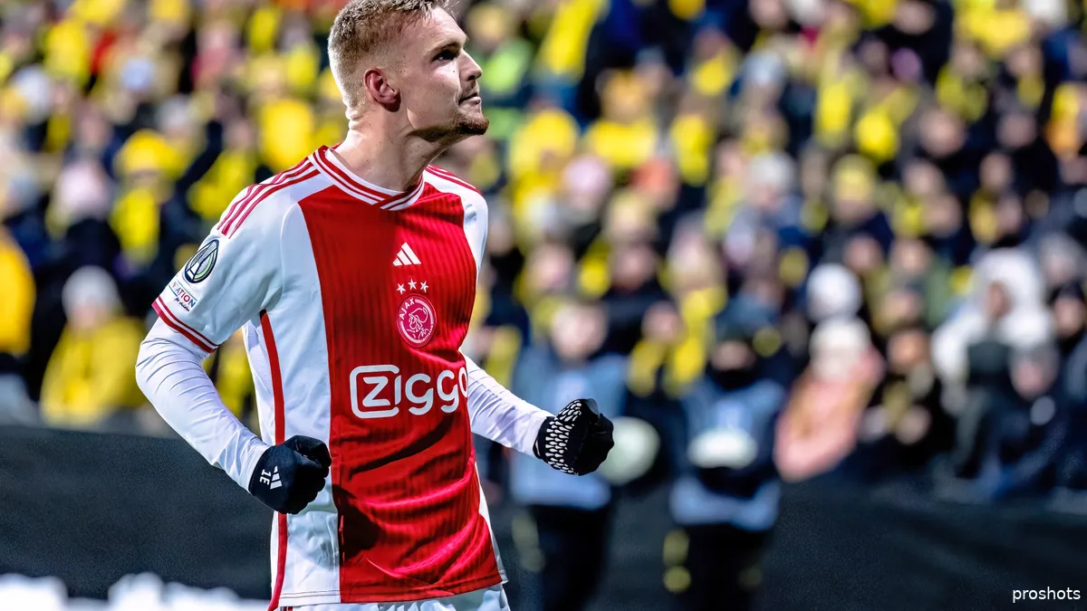 Invaller Taylor bezorgt Ajax in verlenging de overwinning op FK Bodø/Glimt na knotsgek duel
