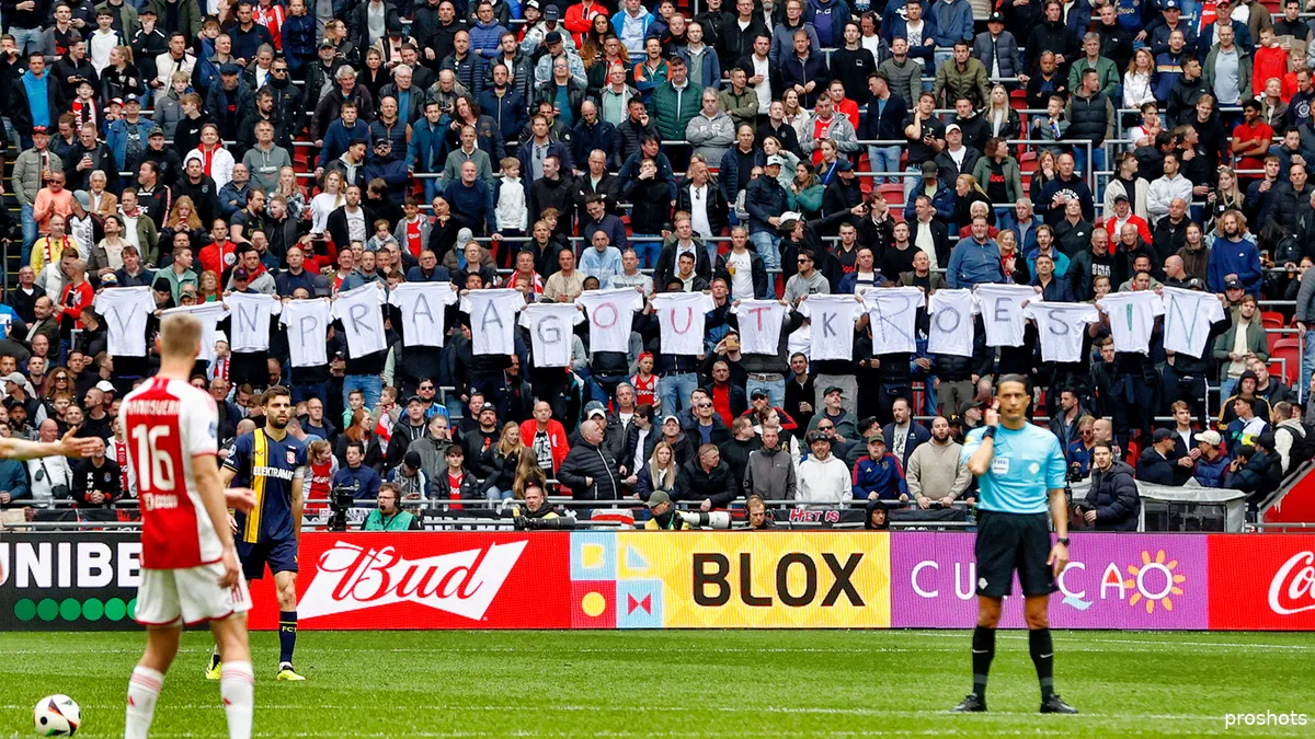 Rondom Ajax: F-Side steunt Kroes tijdens duel met FC Twente ...