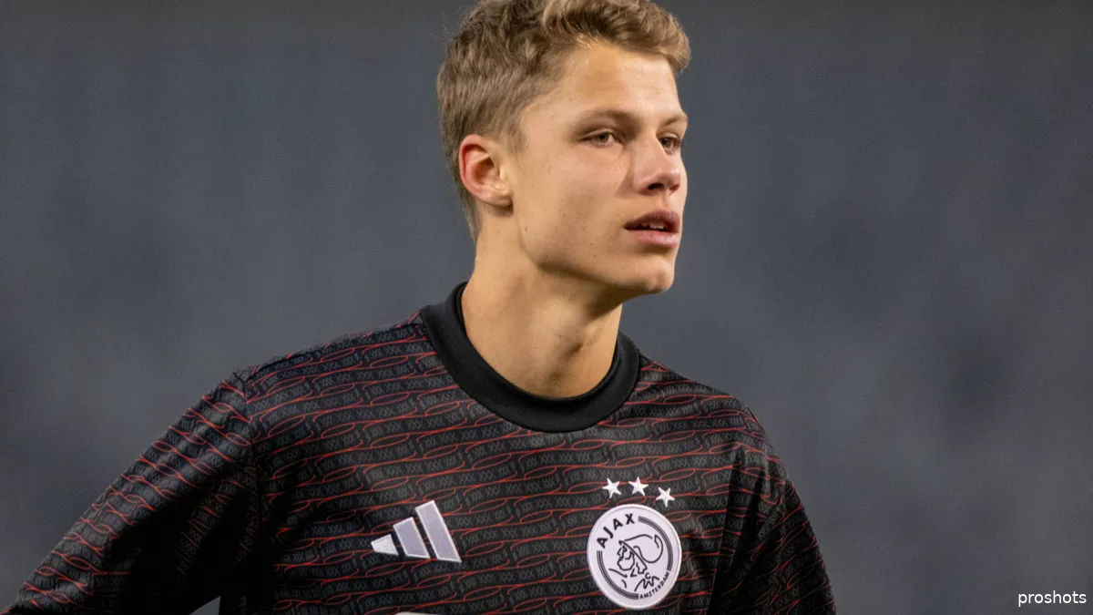 'Ajax en Steur op hoofdlijnen akkoord over nieuw contract, gesprekken met andere toptalenten lopen'