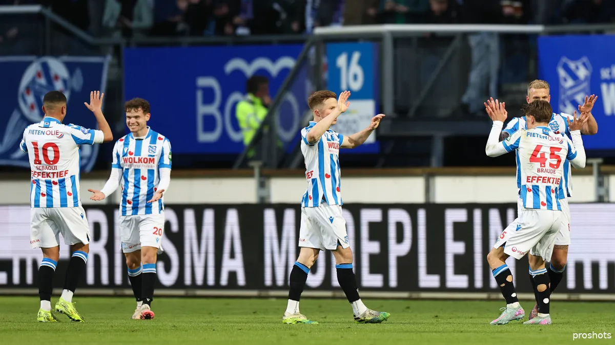 sc Heerenveen boekt met tien man nipte zege op Almere City