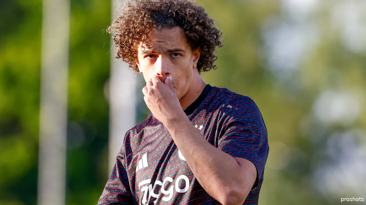 Vink verlengt contract en traint mee met Ajax 1: 'Dat smaakt zeker naar ...