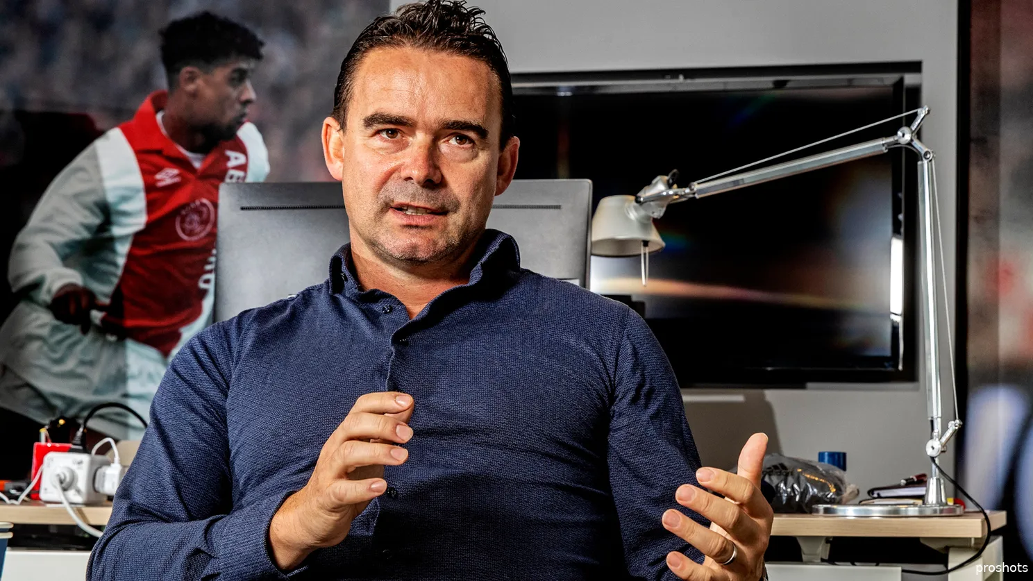 Het Parool trekt conclusie: 'Grensoverschrijdend gedrag Overmars kan ...