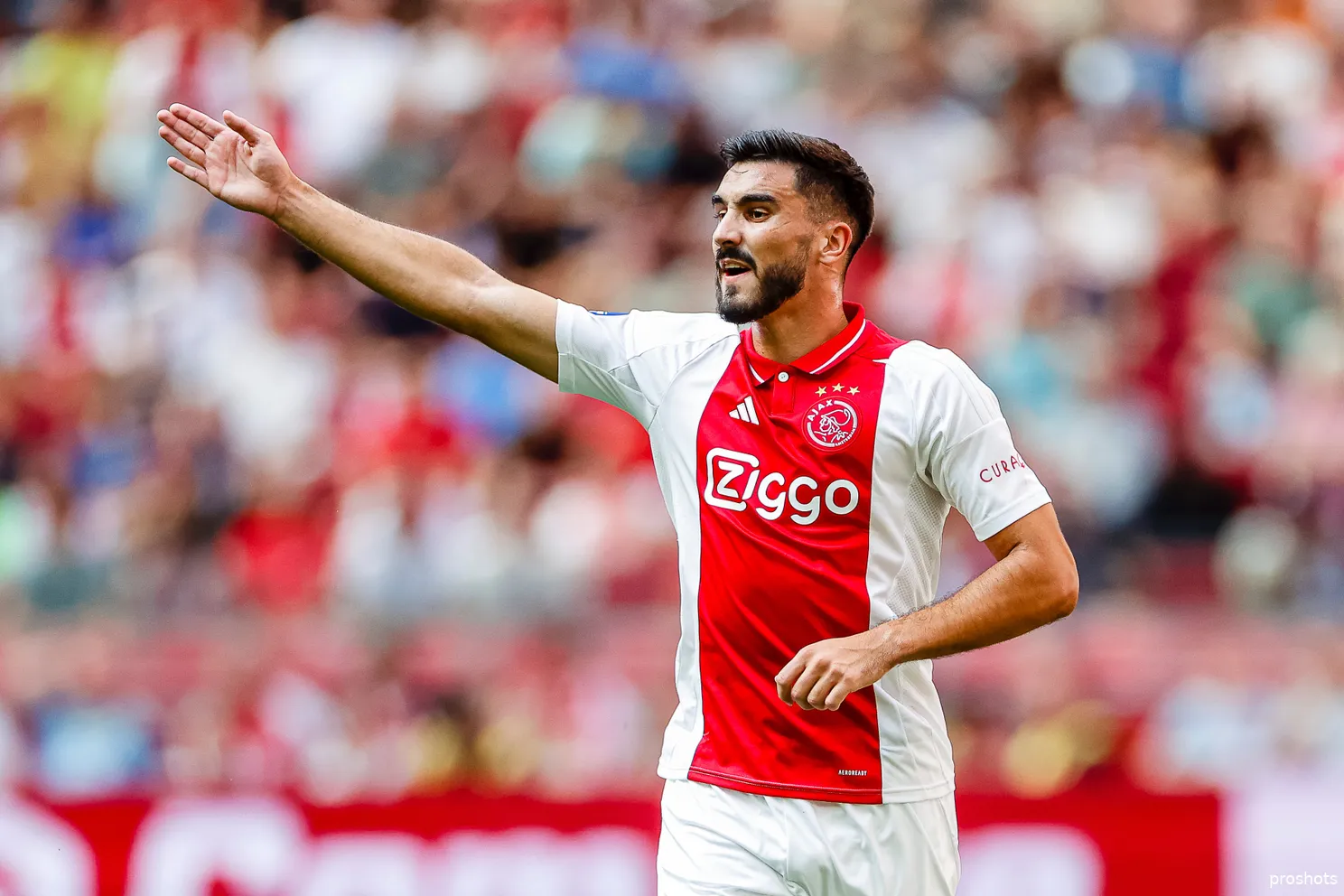 Sutalo ontvangt videoboodschap: 'Wat moet ik zeggen? Het betekent veel voor me'