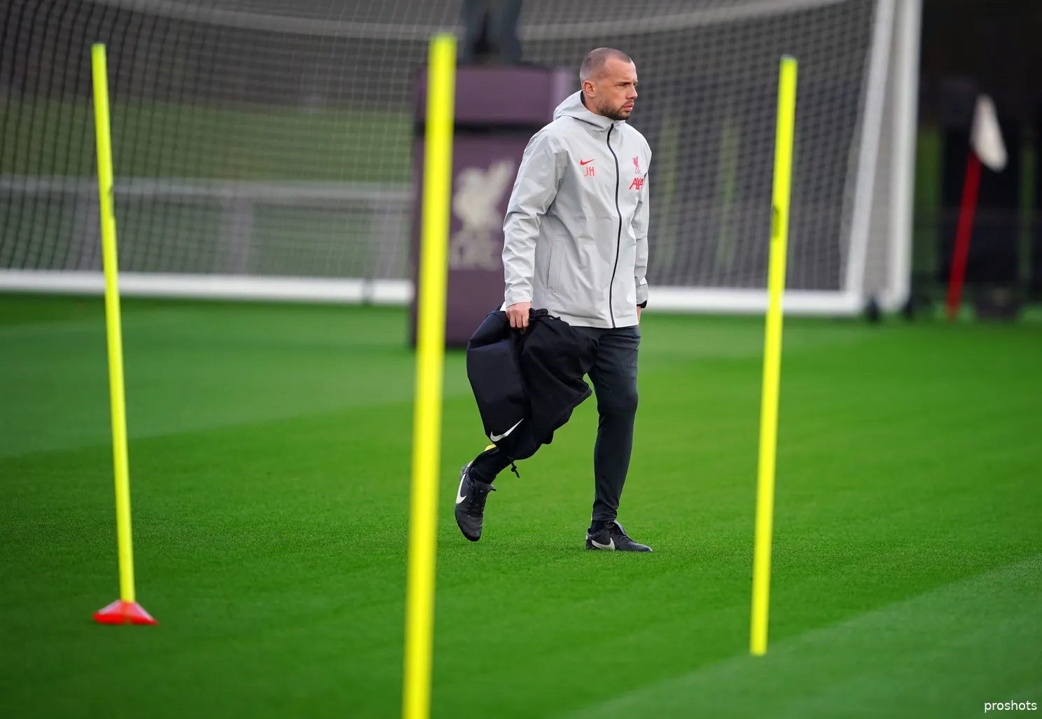 Zaakwaarnemer Heitinga laat weten dat huidig Ajax-trainer nog meer ...