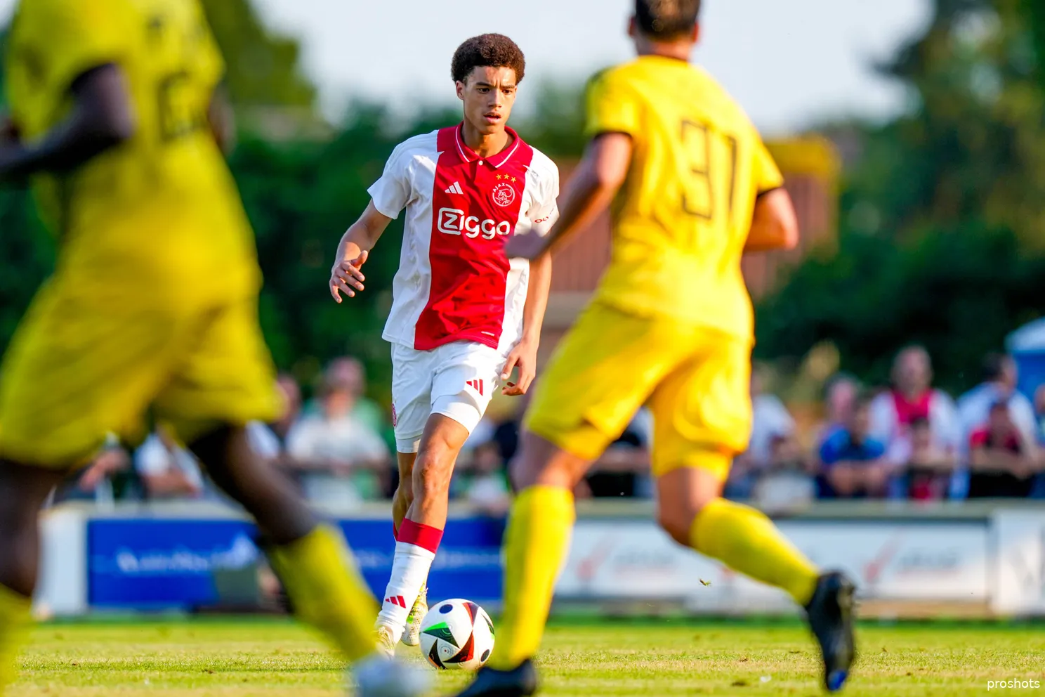 Bouwman wederom mee op trainingskamp: 'Seizoen geslaagd als ik debuut ...