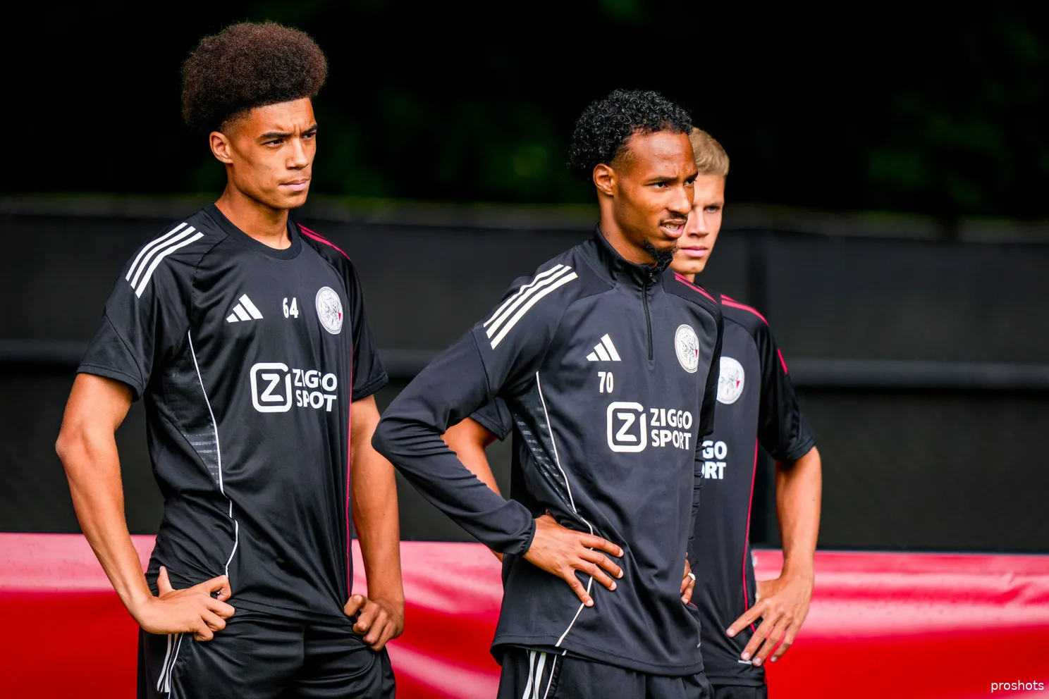 Bouwman wederom mee op trainingskamp: 'Seizoen geslaagd als ik debuut ...