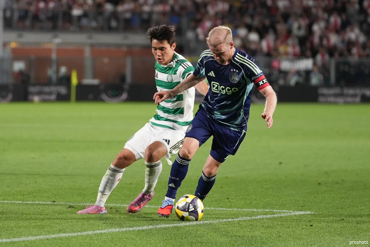Ajax zet grote score neer tegen Celtic dankzij wereldgoal Bouwman en ...