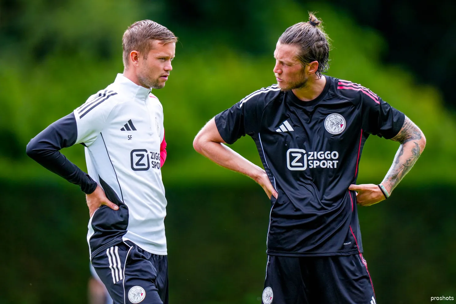 Ajax kent vrijwel compleet nieuwe staf: alle rollen van de nieuwe ...