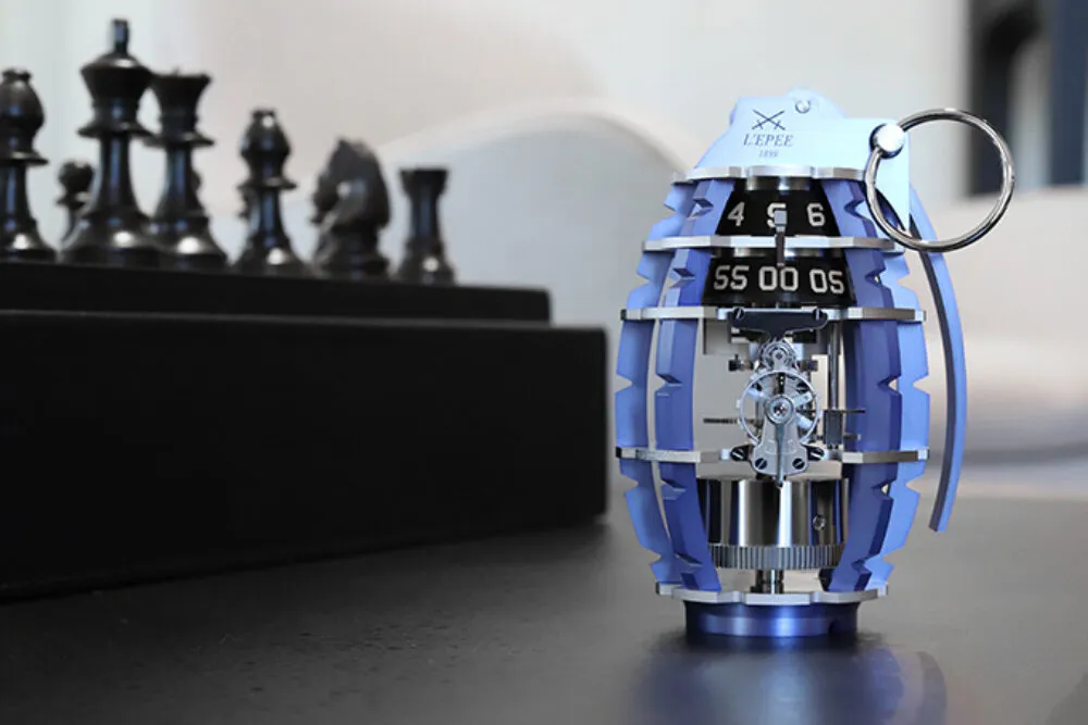 Deze Grenade-clock geeft je een nieuwe beleving tijdens het klokkijken