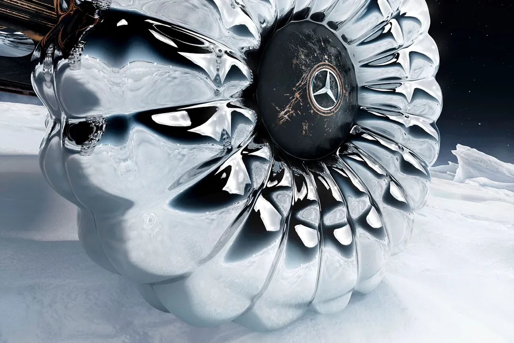 Mercedes-Benz en Moncler bundelen de krachten in excentriek kunstwerk