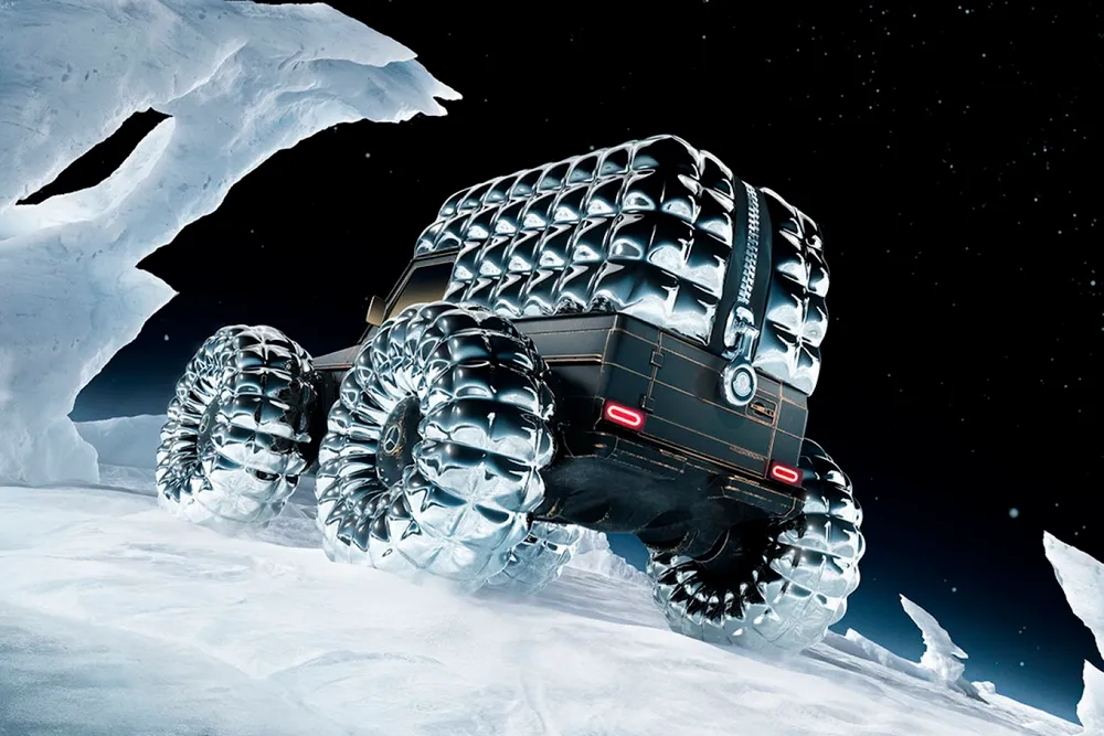 Mercedes-Benz en Moncler bundelen de krachten in excentriek kunstwerk