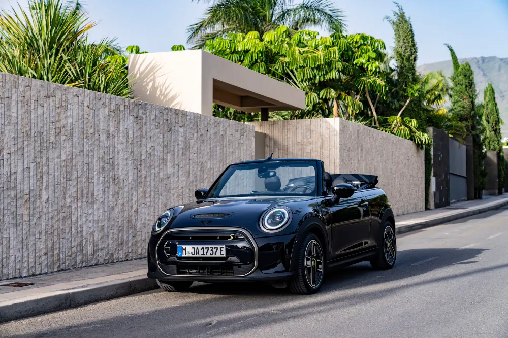 Mini Electric Cabrio geeft een nieuwe dimensie aan het Go Kart gevoel