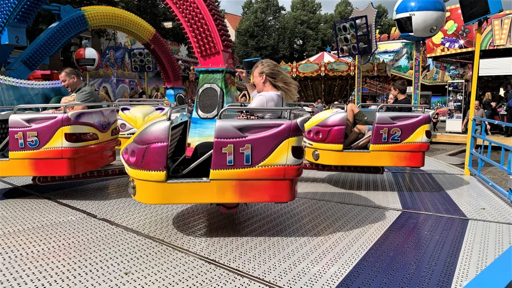 Jong en oud geniet tijdens jaarlijkse kermis in Sint-Oedenrode
