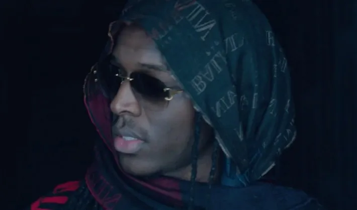 Eves Laurent presenteert releasedate en tracklist van langverwachte tape