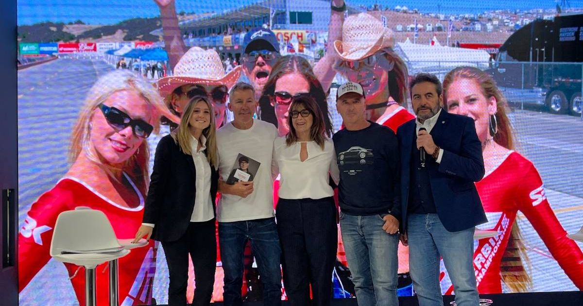 EICMA entusiasmo per “Se sei incerto… tieni aperto!”: omaggio a ...