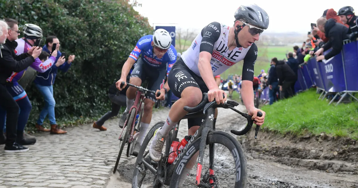 José De Cauwer urges riders from other teams to "start thinking ...