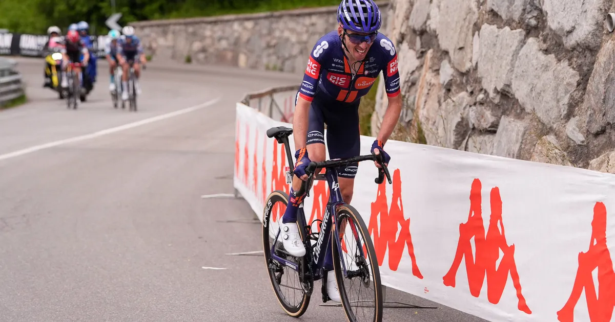 Romain Bardet happy to have taught new Picnic PostNL leader at Giro d ...