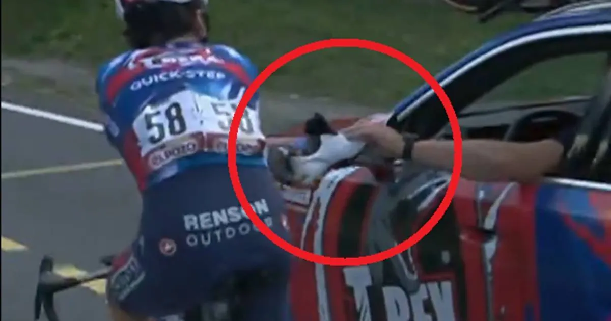 VIDEO | Shoe swap on the go - Quick-Step rider shows off bike handling skills mid-stage Vuelta a ...
