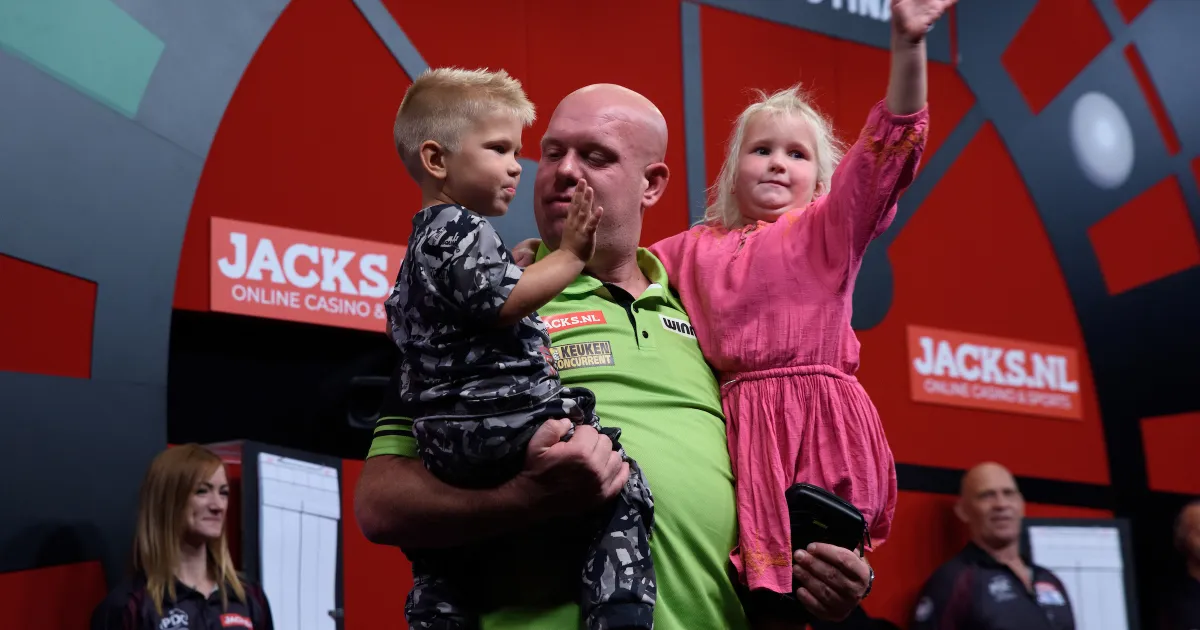 Michael van Gerwen en Daphne gaan uit elkaar, de Nederlander trekt zich ...