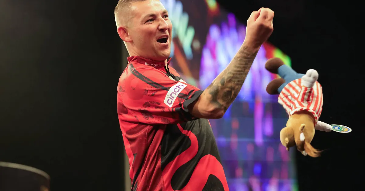 Nathan Aspinall zet record aantal 180-ers neer in eerste ronde US Darts ...