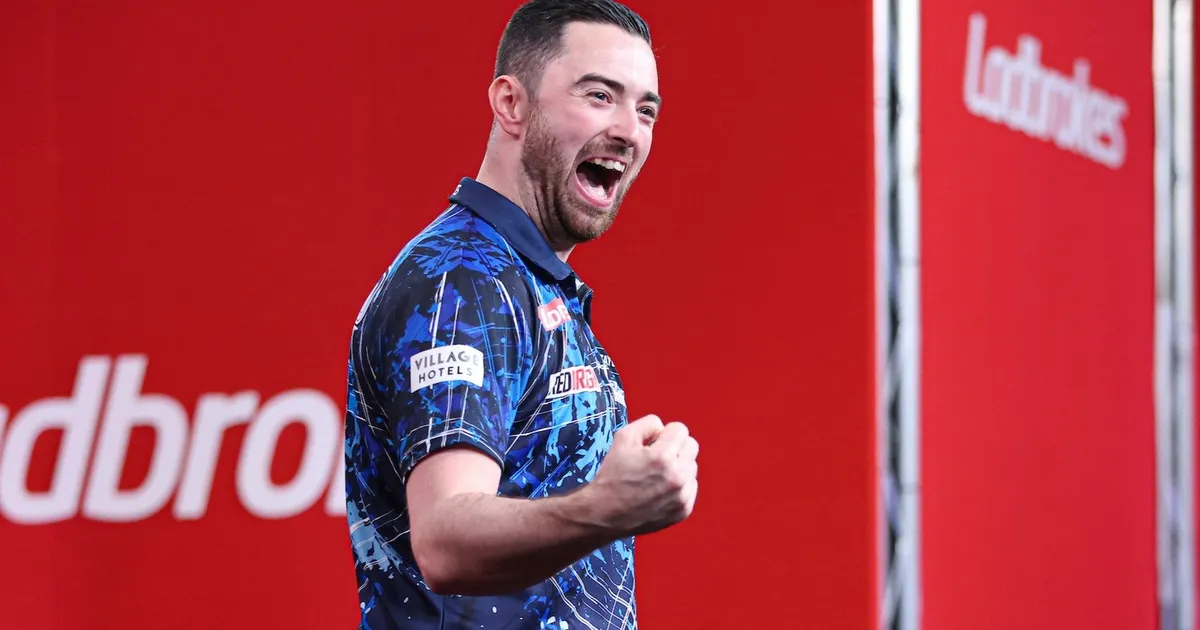 Luke Humphries puts in another darting exhibition to obliterate ...