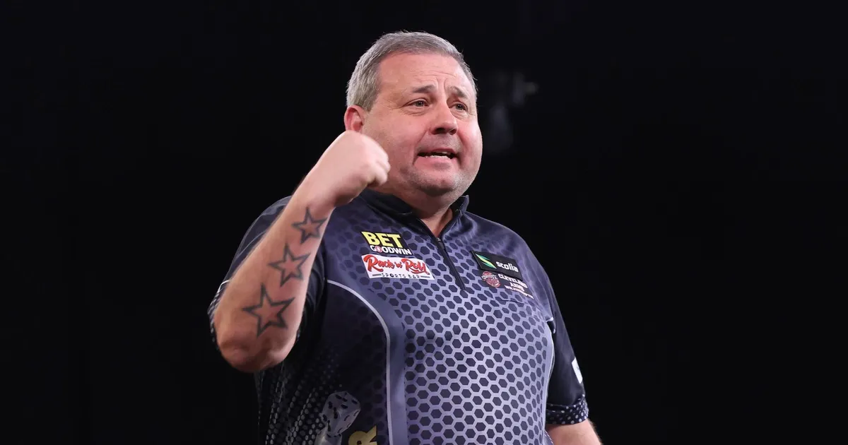 Graham Usher KOs Leonard Gates in feisty affair before Steve Beaton ...