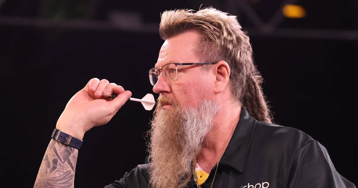 Simon Whitlock, Mark Dudbridge and Jimmy van Schie in action during ...