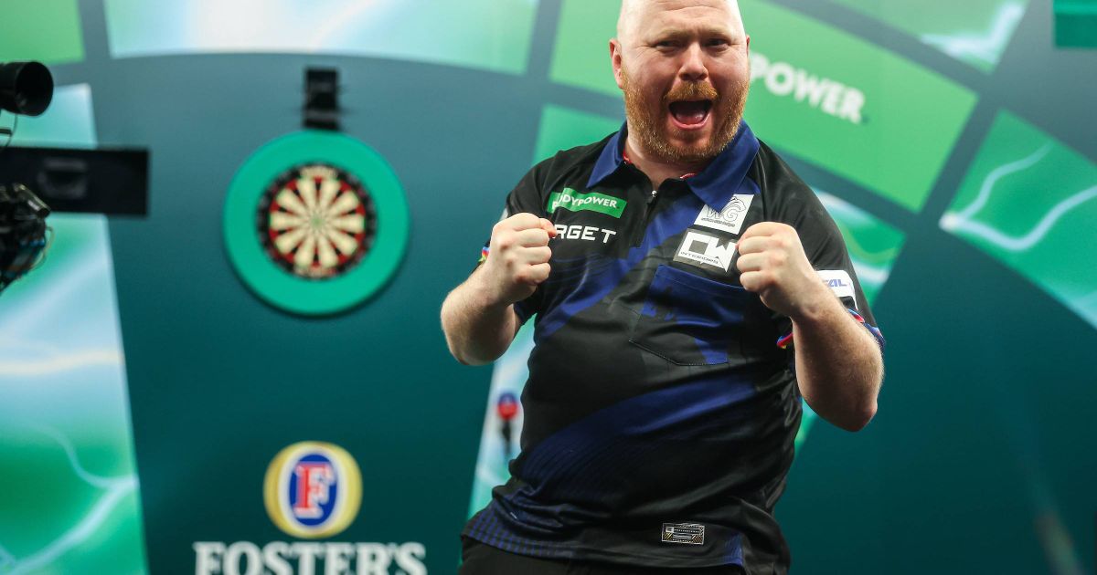 Surprise package Justin Hood leads Gary Anderson in race for Ballon d ...