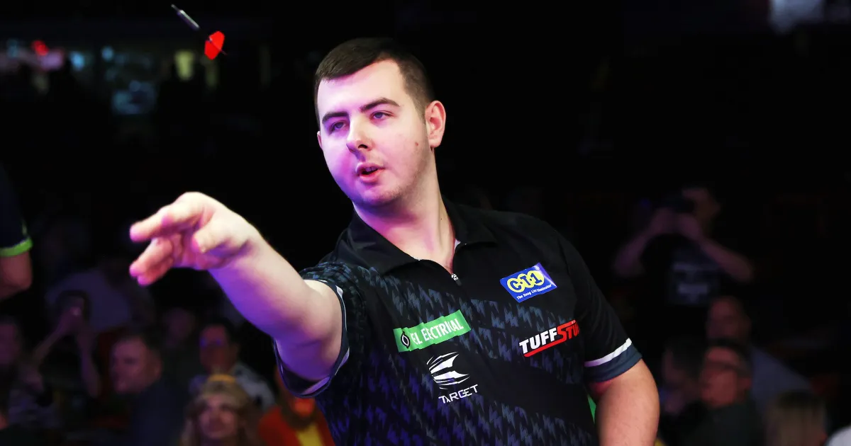 Sebastian Bialecki besiegt Owen Bates im Finale und gewinnt das erste ...