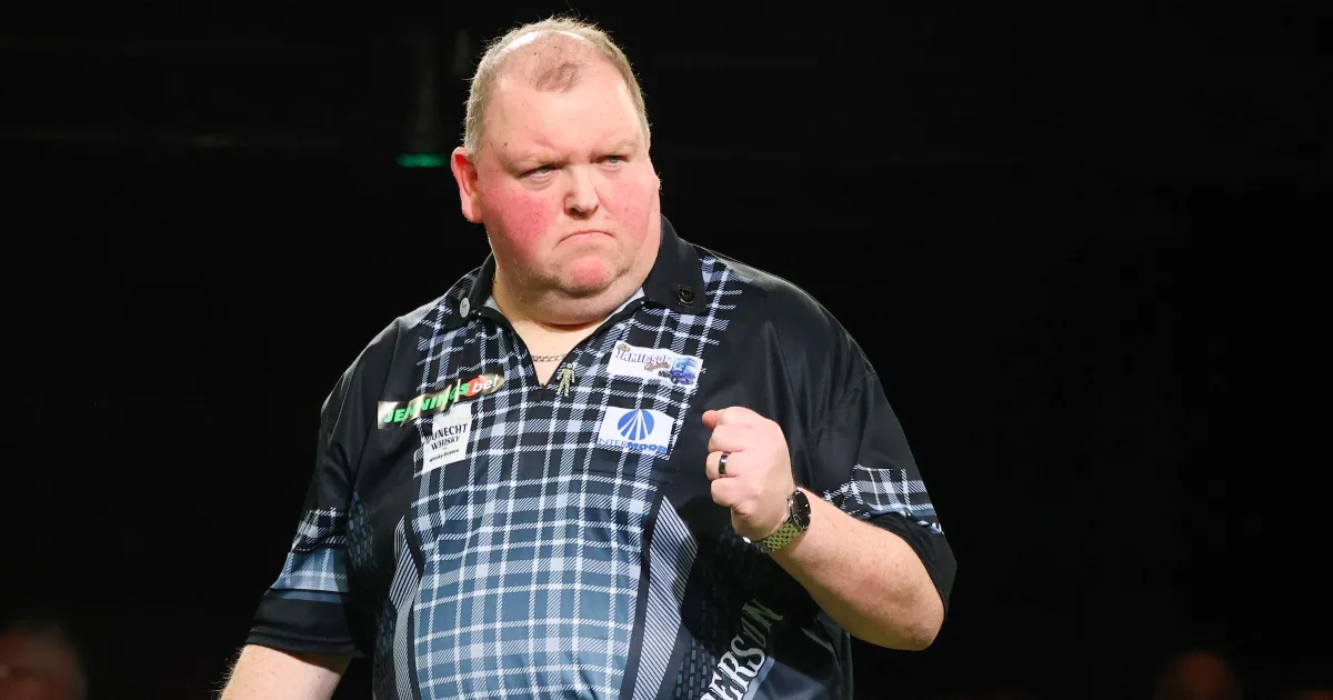 John Henderson setzt sich bei der Senioren-Weltmeisterschaft gegen ...