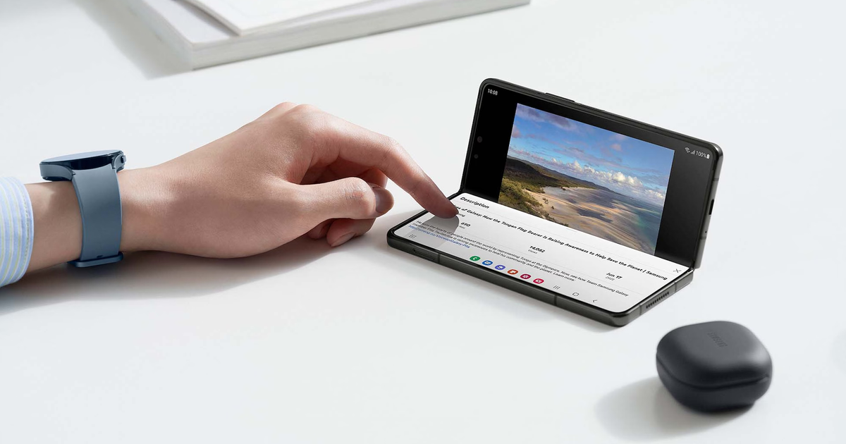 How Smartphones Became Full Workstations and Gaming Machines in 2025