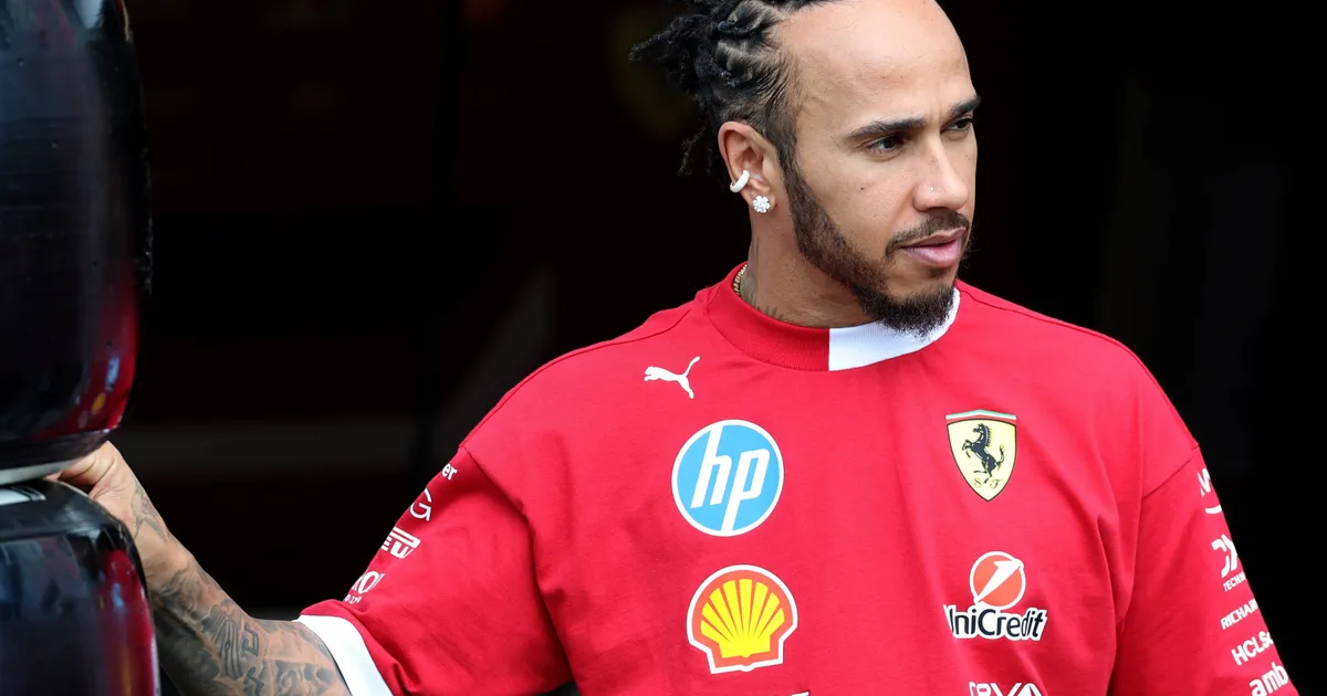 Hamilton präsentiert einen speziellen 'Tribute'-Helm für Monza