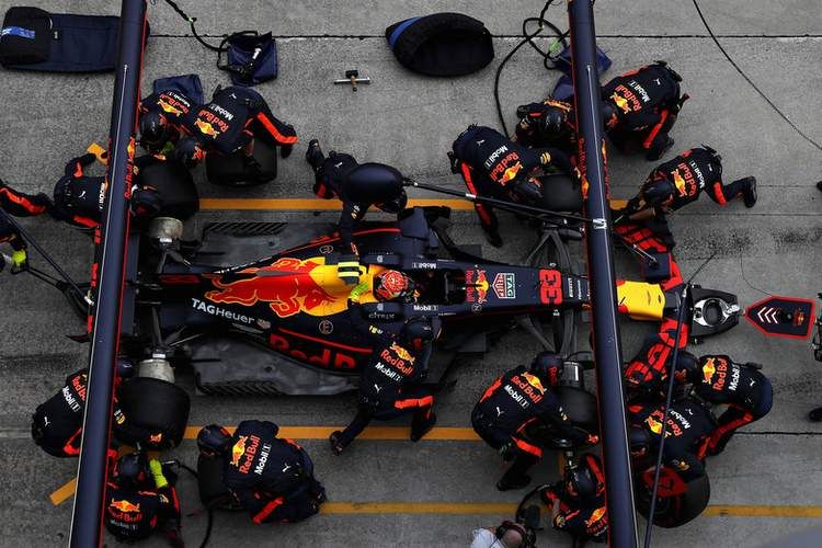 GRANDPRIX247 | Fastest pitstop by Red Bull crew in Malaysia